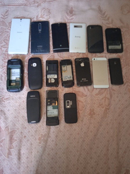 Продаются телефоны на запчасти