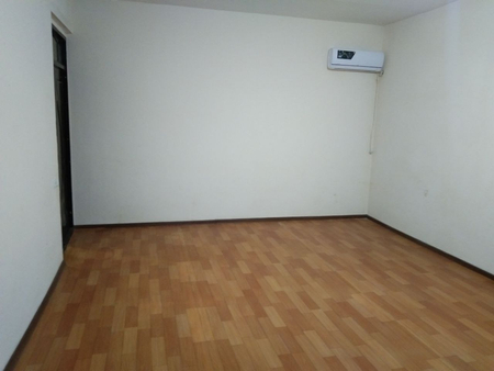 Gorgazdan 2 xonalik kvartira 76kv sotiladi 3-etaj (Kafe Rio)