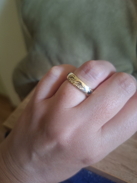 Продам золотое кольцо от Cartier с камнями агата