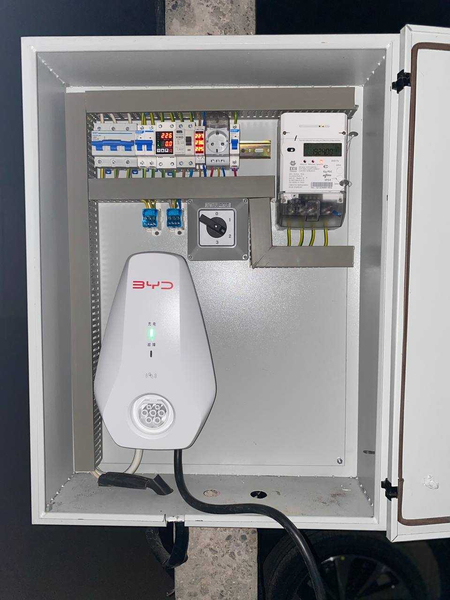Установка зарядное. устройство .электромобиль elektrmobil zaryadka.
