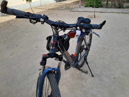 26 Velosapet ko'k Rang siginallari bilan