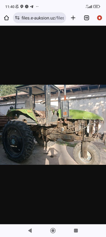 Traktor sotiladi