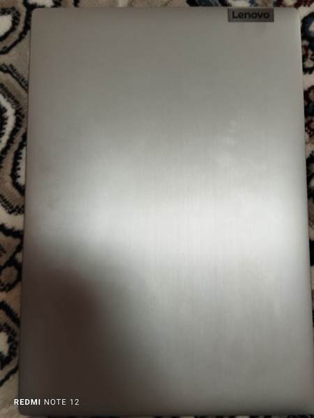 Lenovo noutbuk sotiladi