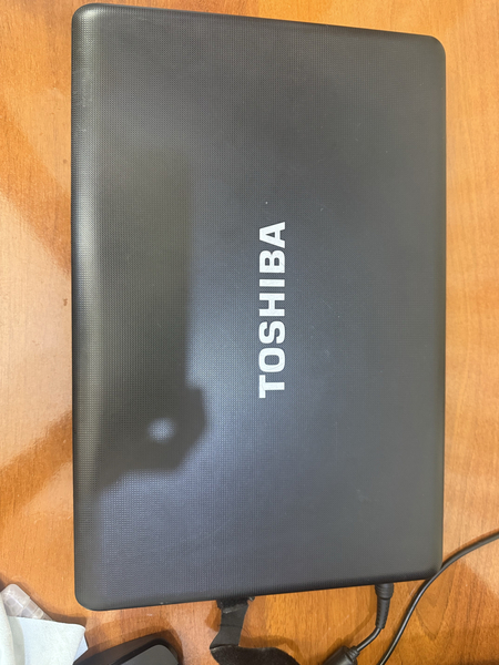 Toshiba noutbuk va planshet