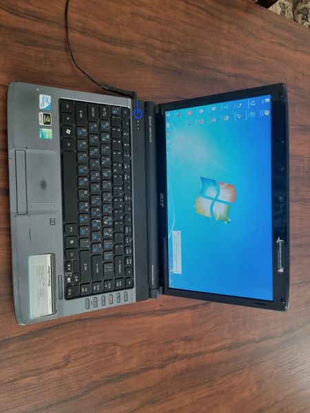 Acer Noutbuk satiladi