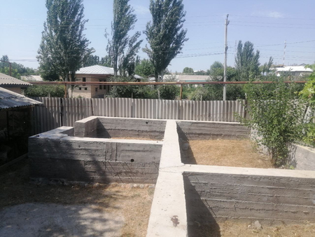 Паркент тумани участка сотилади 7 сотик 17500$