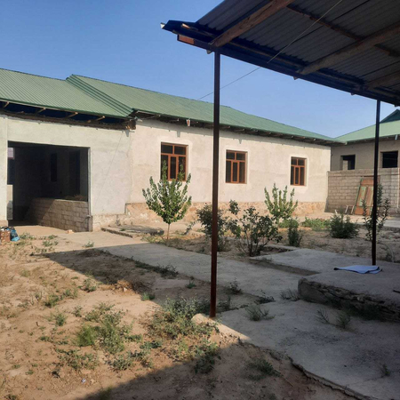 Qurulishi tugallanmagan hovli 6 sotix  Navoi viloyat
