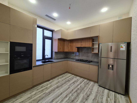 V1432 Продается евро дом махлля Амир Темур 3 соток 6 комнат бассейн,