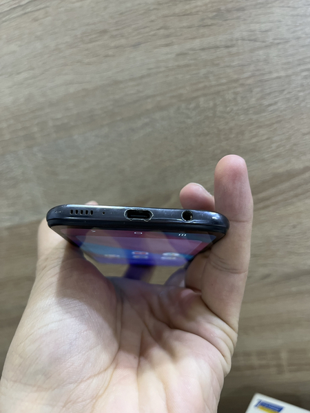SAMSUNG A40 64GB.   ..
