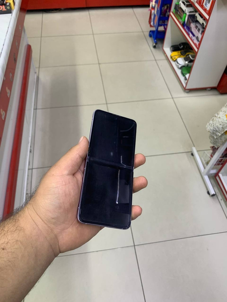 Samsung Z Flip 3  8/256gb