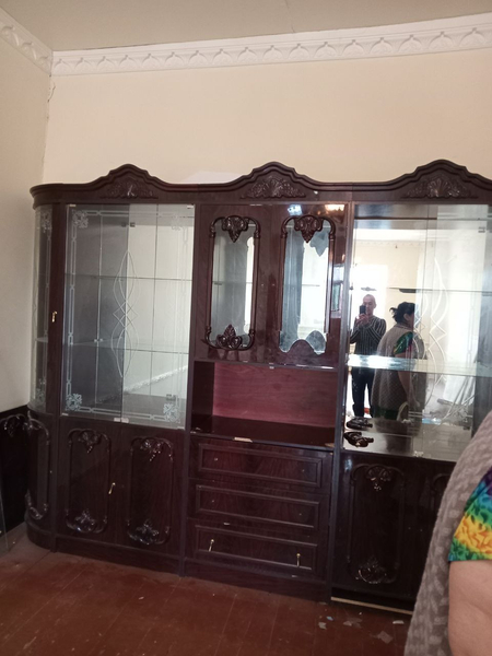 Бурынгы фасондагы сервант сатылады
