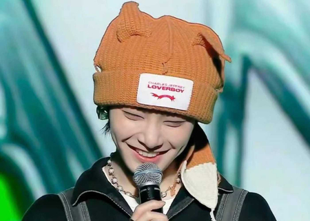шапки от Stray Kids