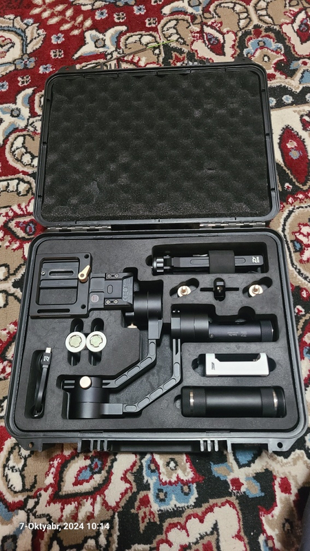 ZHIYUN  holati yangi