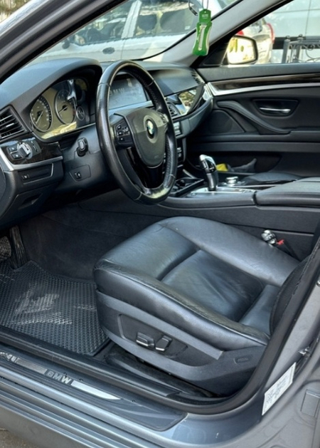 PRODAYOTSYA BMW F10 528i raketa