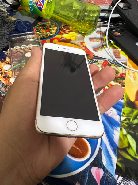 iPhone 8 sotiladi