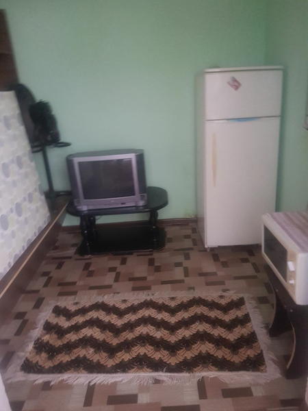 Срочно продаю 2комнатная квартира возле круг Универсам. Юнусабад 8-кв.