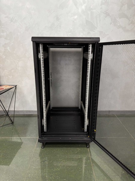 Шкаф напольный FP Mark 22U 600x800