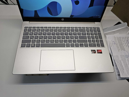 ПРОДАМ HP Laptop 15 2024 Ноутбук Ryzen™ 3-7320U/8GB/256SSD/15.6