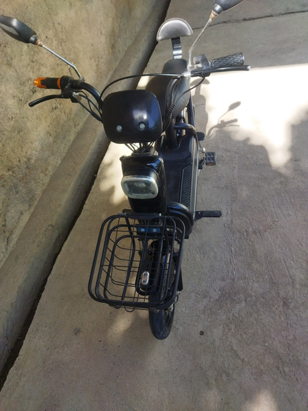 Skuter moped elektron