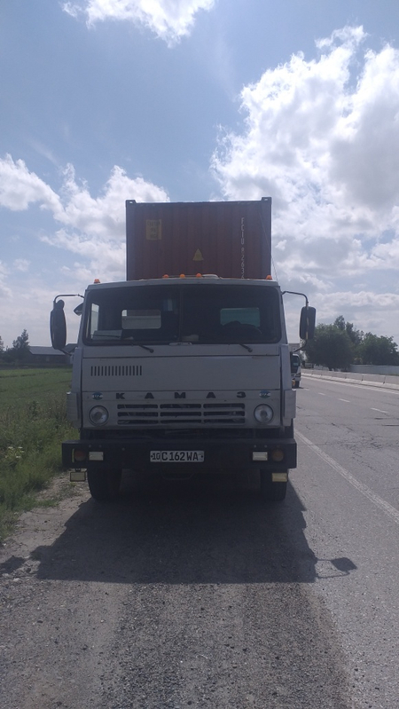 Kamaz tegach sotiladi