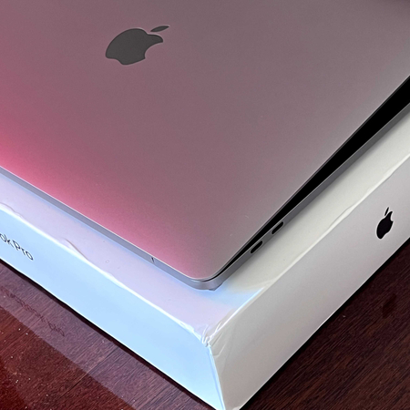 Macbook pro M1 batareyka 100%