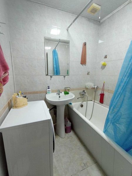 Продается квартира 3/2/4. Ориентир: круг Саракулька