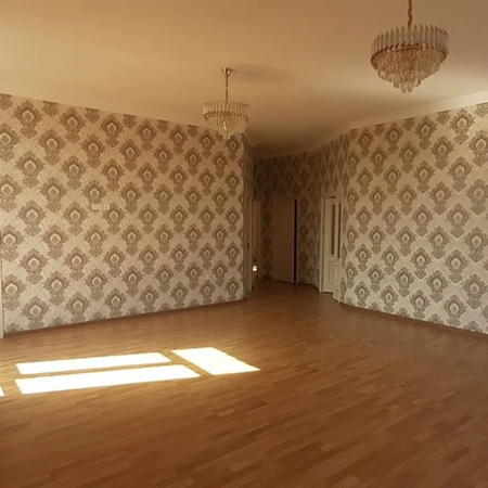 Xovli sotiladi 2 sotix 3 xona uch qaxramon pòstidan kirganda parvozda