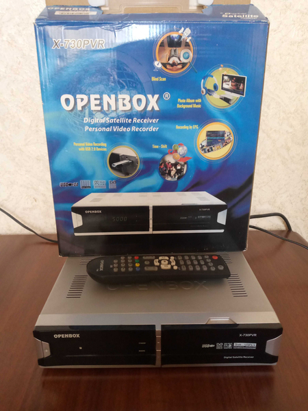 Спутниковый тюнер с картоприемником Openbox 730(антенны тоже есть)