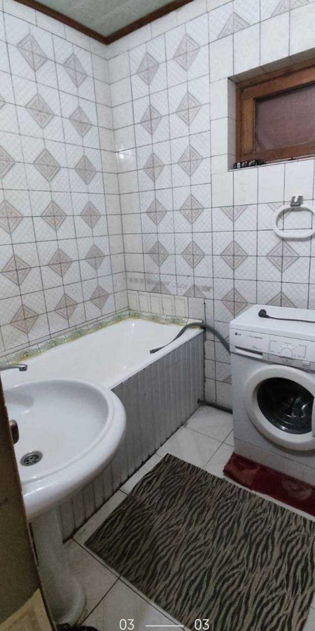 Аринда Квартера Кизларга БезМаклер (11)