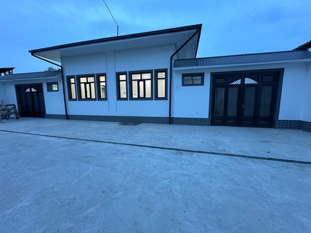 Uchastka srochna sotiladi