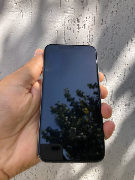 Iphone xs.