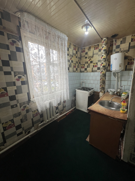 Сергели спутник 15 2 хона 2 этаж срочно ижарага берилади