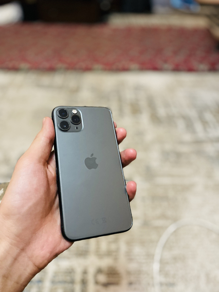 I phone 11 pro 64 hotira