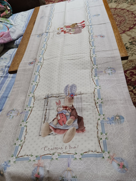 Продам праздничную скатерть
