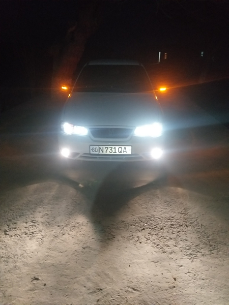 Nexia 2 1.6 sotiladi
