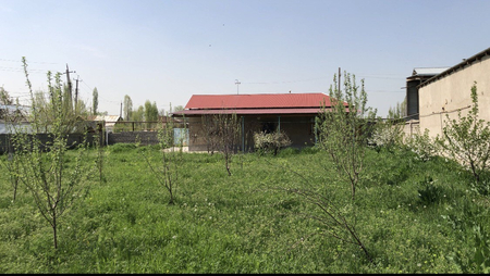 Uy uchastka sotiladi srochna