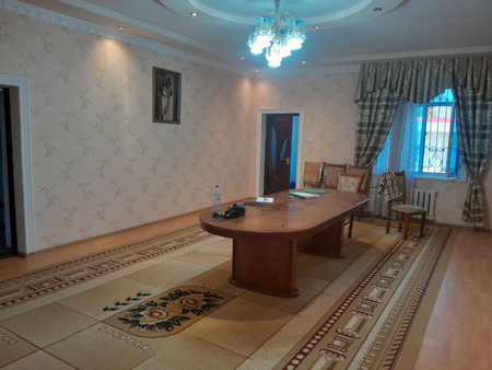 Савдо дуконлари, мехмонхона
