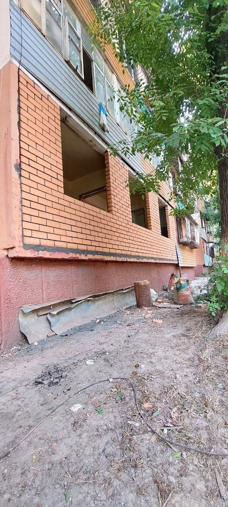 Кладка кирпича балконов