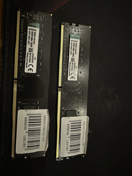 Оперативаня память DDR4 8gb | 2 штуки Kingston +БП 450w в подарок