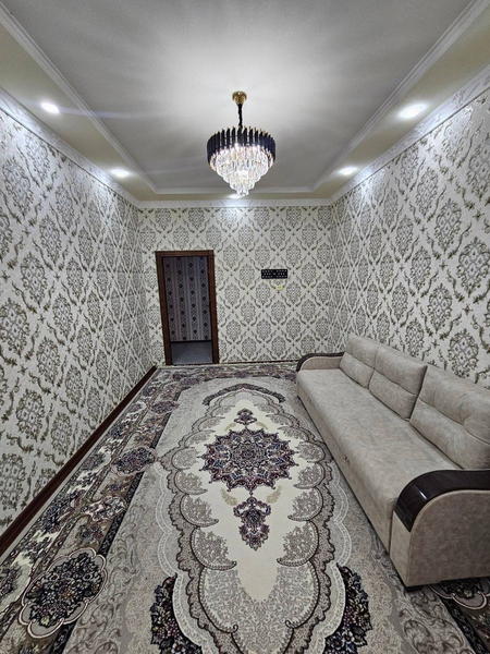 2 xonali 60m² 2-qavat.
Barcha jihozlari qoladi.
3 qavatli yangi gʻisht