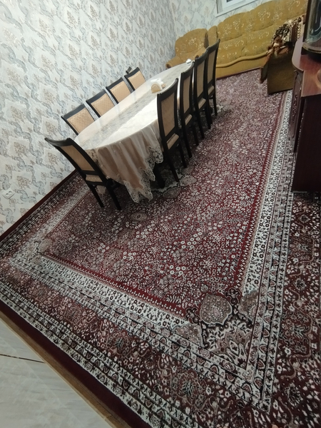 Ассалому алайкум! Гилам сотилади.8 м. бўйи 4 м. эни.