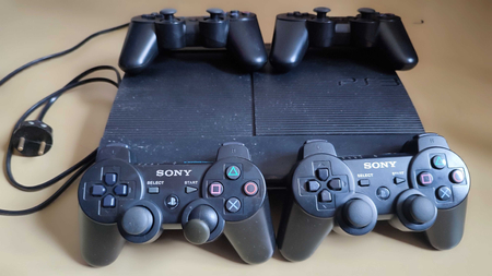 PlayStation 3 (super slim)