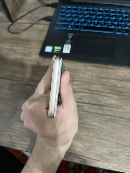 iPhone 8 64gb narxi kelishiladi