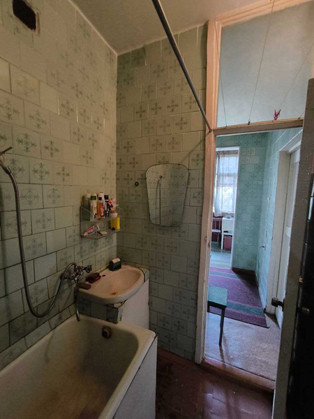 Продается квартира Авиасозлар Кадышева 1/3/4 38м2