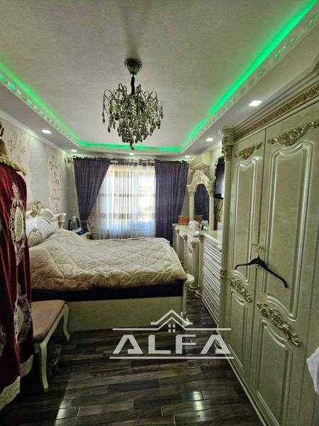 3 xonali 85m² 4-qavat sotiladi.