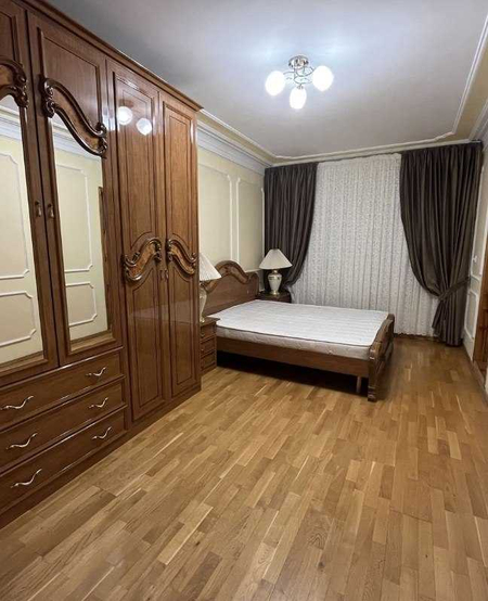 Срочно продается 3х комнатная квартира в центре    (МНМ)