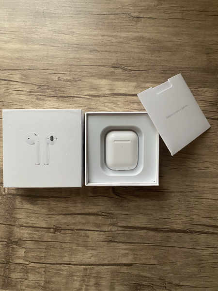 Беспроводные нашуники AirPods 1/2