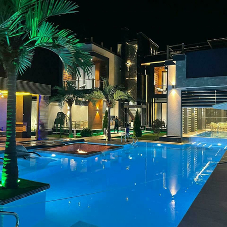 Miami pent haus v Charvake