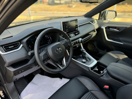 Продается Toyota RAV 4 Hybrid Euro