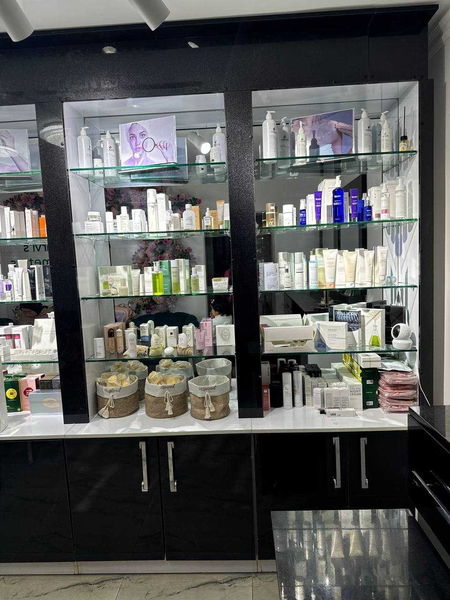 Magazin uchun shkaf, kosmetika magazin uchun,salon uchun